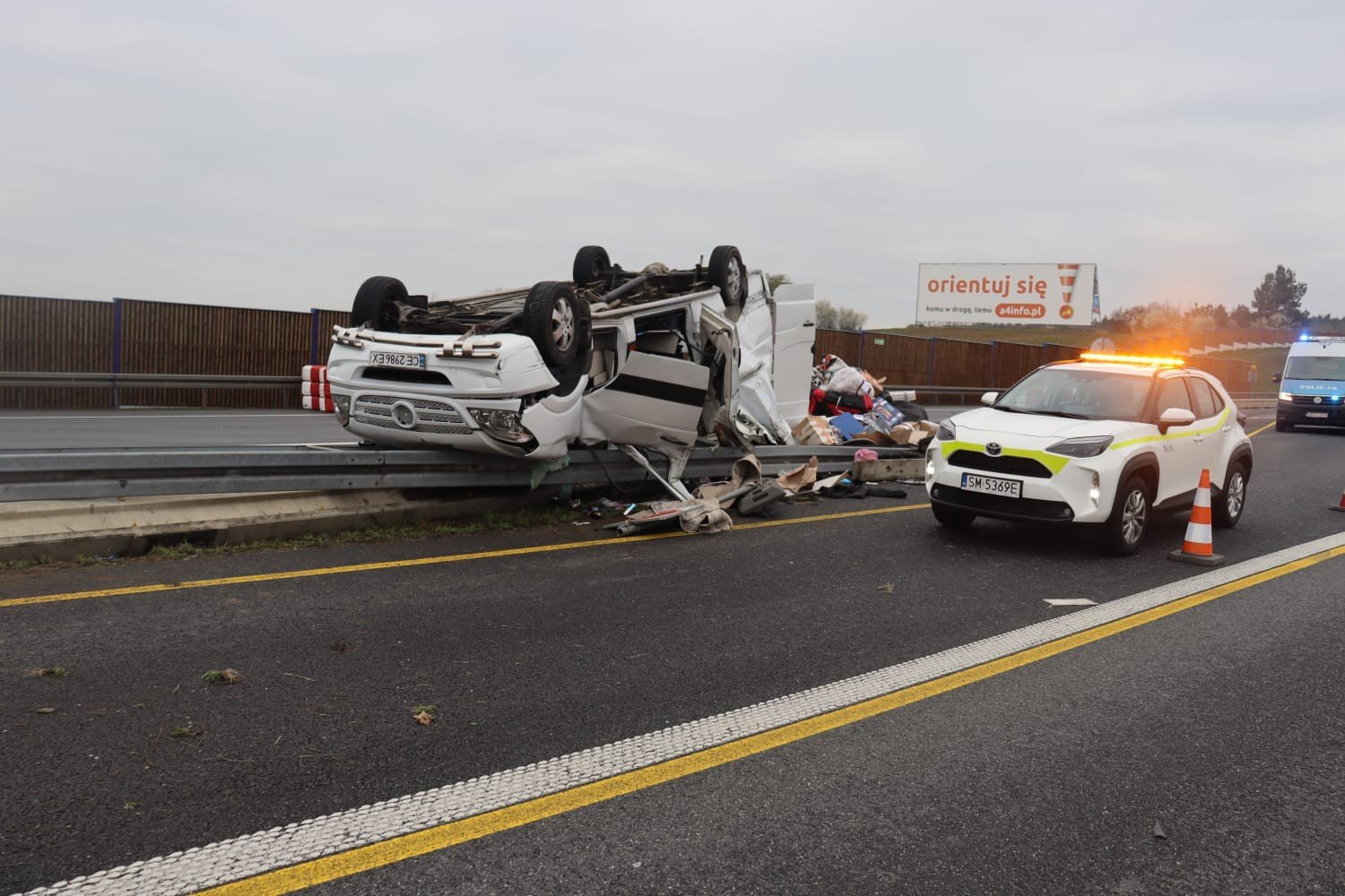 Poważny wypadek busa na A4! Kierowca z Ukrainy przewoził 6 pasażerów ...