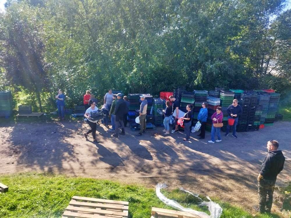 Ludzie z całej Polski ruszyli na pomoc sadownikowi spod Wrocławia. "To ...