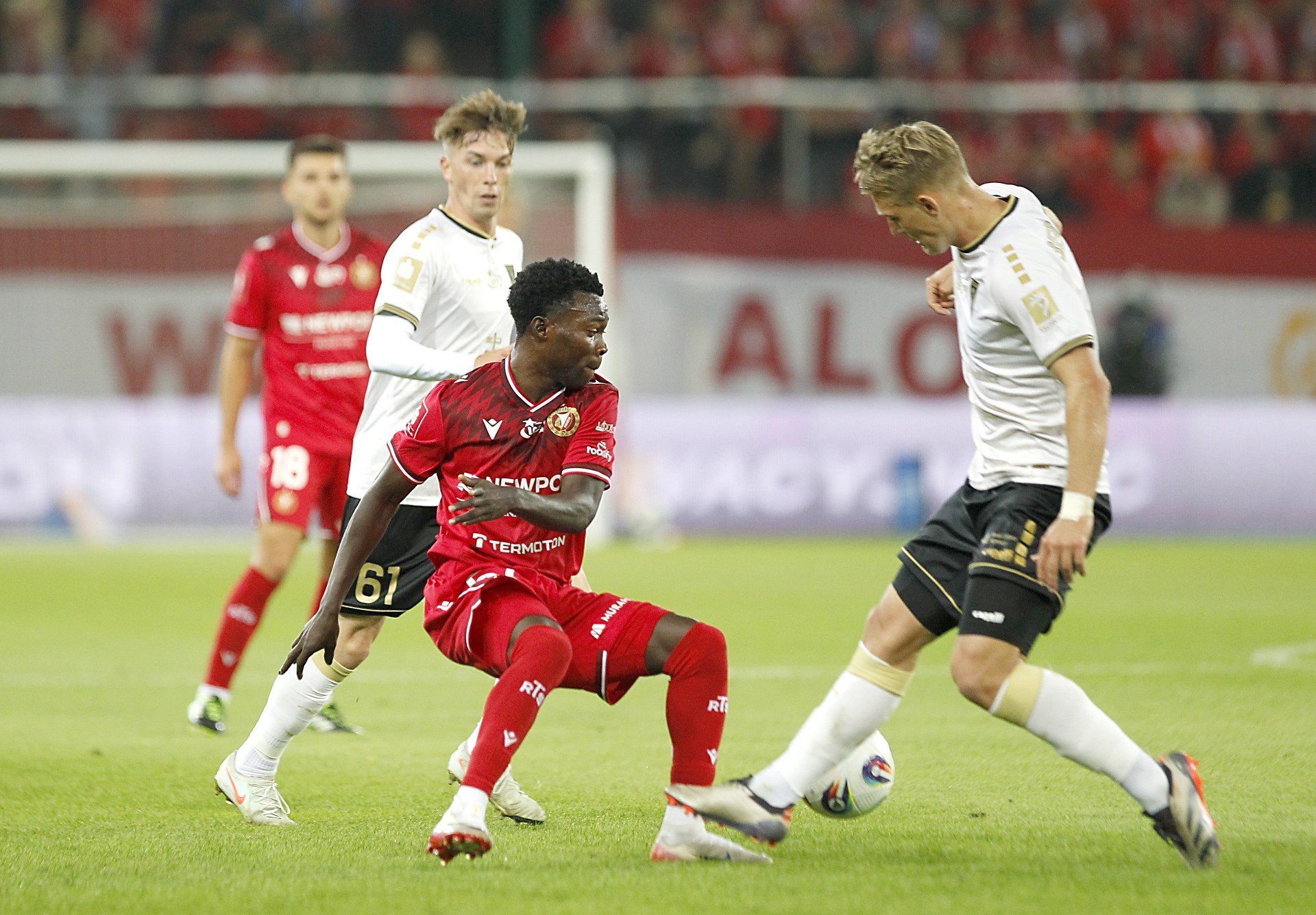 Były trener Widzewa czeka na ŁKS. A Samuel Akere w NK Osijek. Komu ...