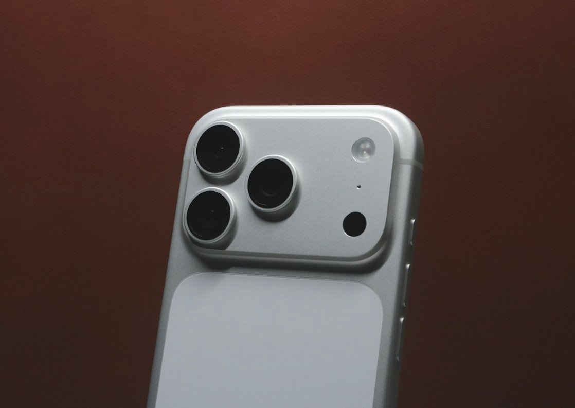 Apple idzie w luksus. Ten kolor iPhone’a 18 Pro może być największym ...