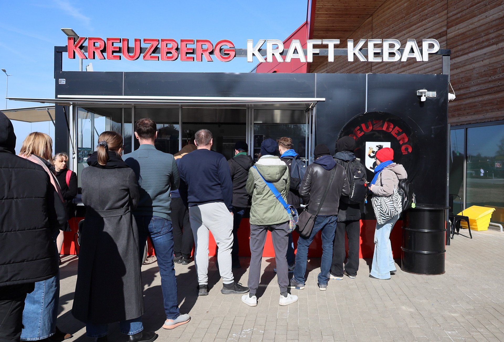 Kreuzberg kebab już działa w Lublinie! Filip Chajzer otworzył swoją ...