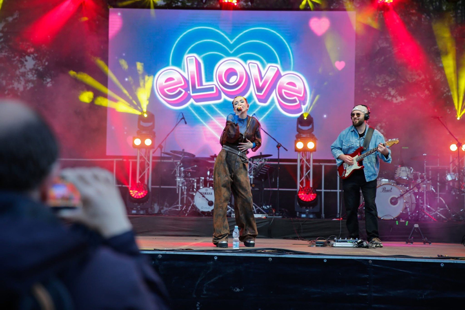 ELove: Emocje i muzyka, która łączy pokolenia! Za sprawą klipu do ...