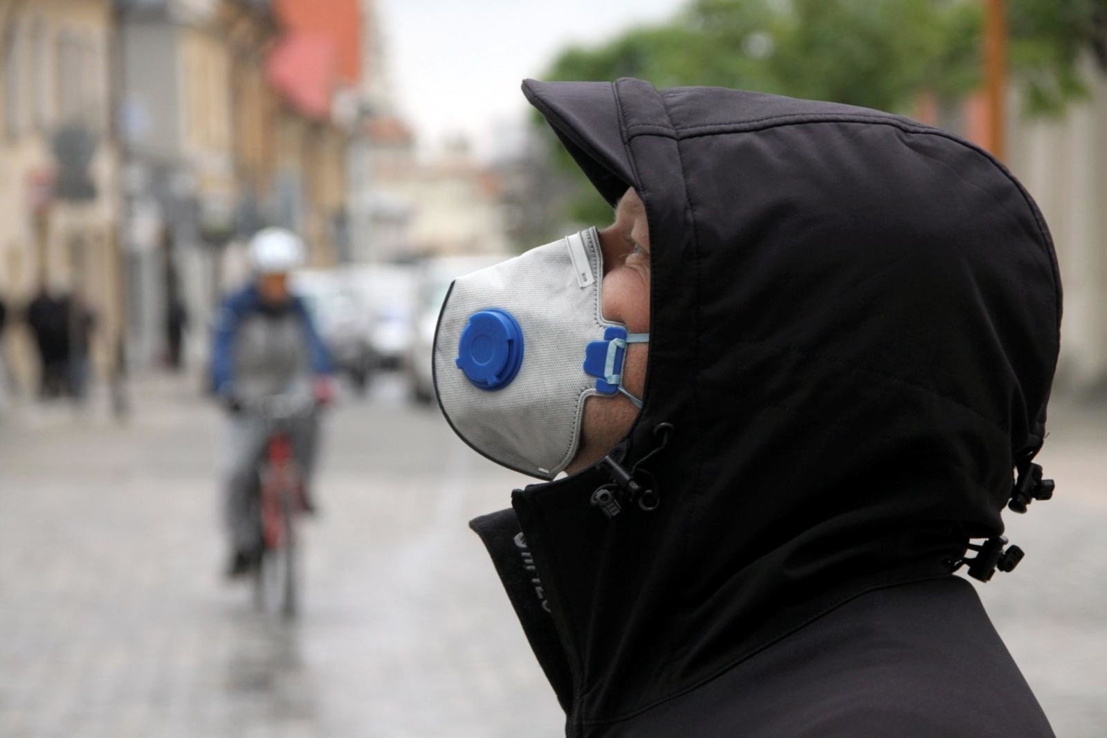 Smog w woj. łódzkim (9.02.2026). Jakie stężenie PM2.5 i PM10 ...