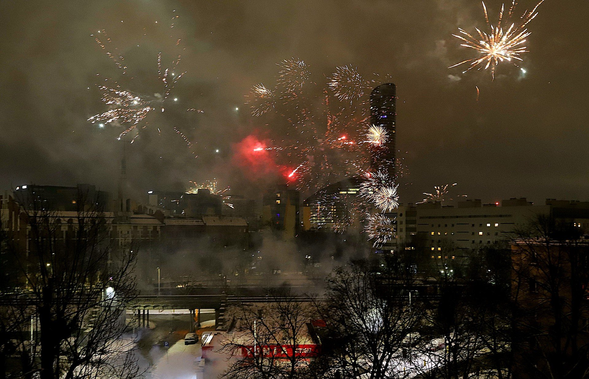 Tak Wrocław przywitał nowy, 2026 rok. Fajerwerki nad miastem. Niech się ...