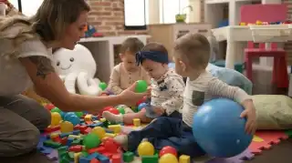 „200 000 Plus” za urodzenie dziecka od 1 stycznia 2027 r.. Koniec z 13 ...