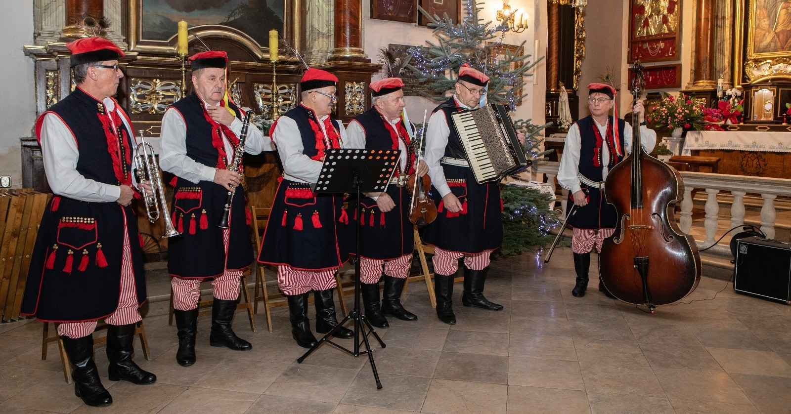 Koncert kapeli "Działoszacy" w klasztorze franciszkanów w Pińczowie ...