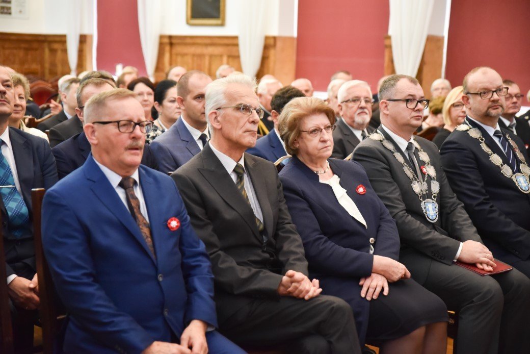 Hanna Suchocka była pierwszą kobietą premier RP | Głos Wielkopolski