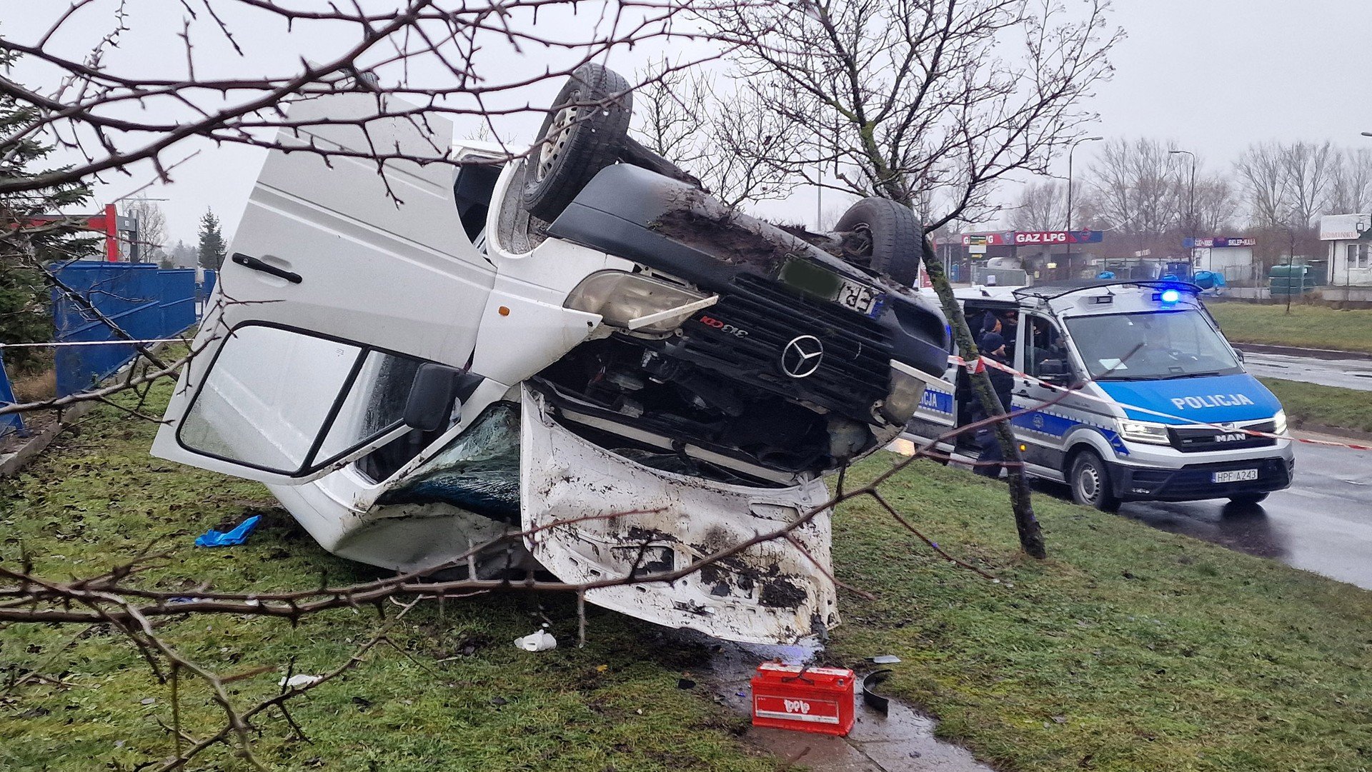 Wypadki na drogach Piotrkowa i powiatu w 2024 roku. Policjanci z KMP w ...