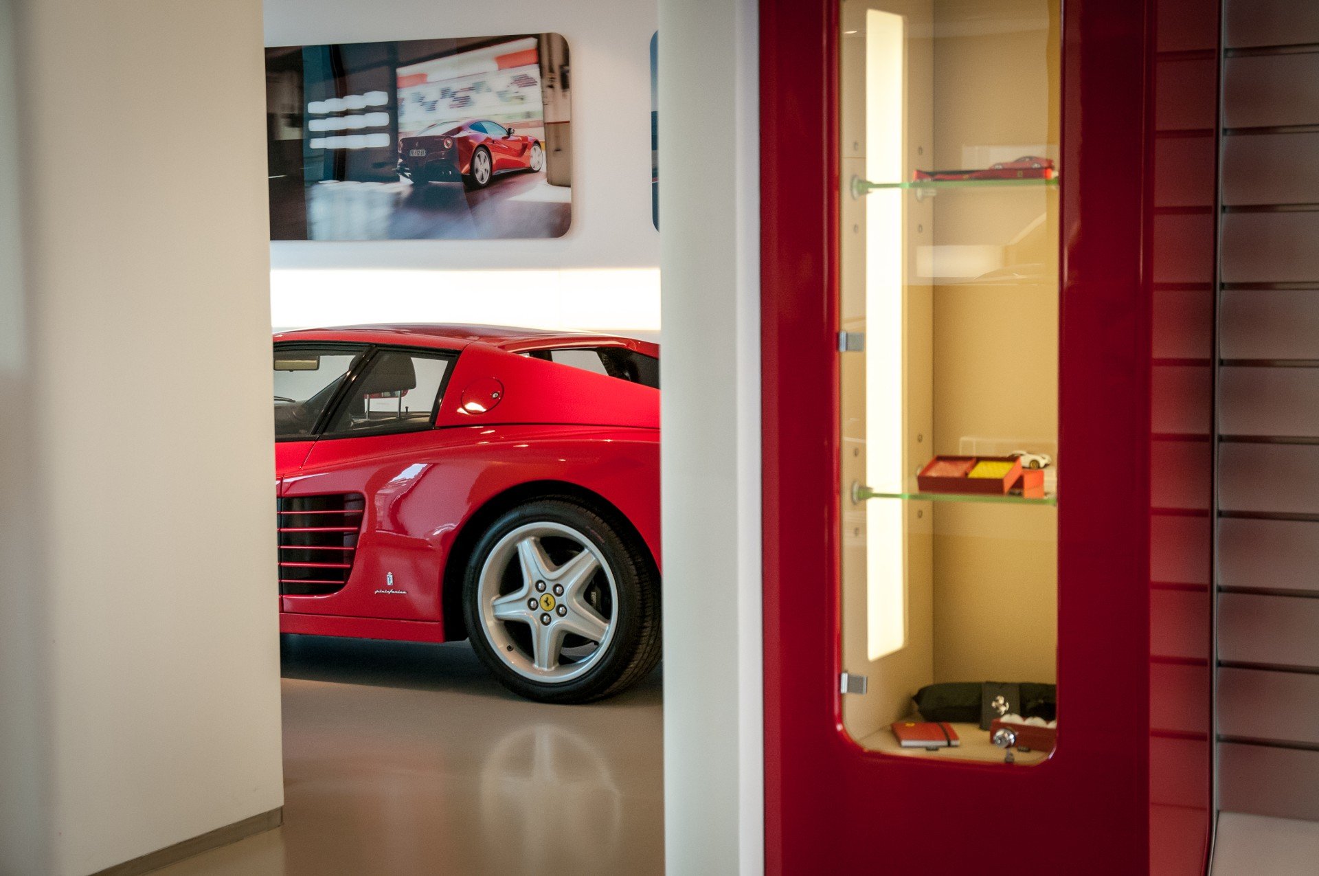 Fani motoryzacji przecierają oczy ze zdumienia. Takiego Ferrari jeszcze ...