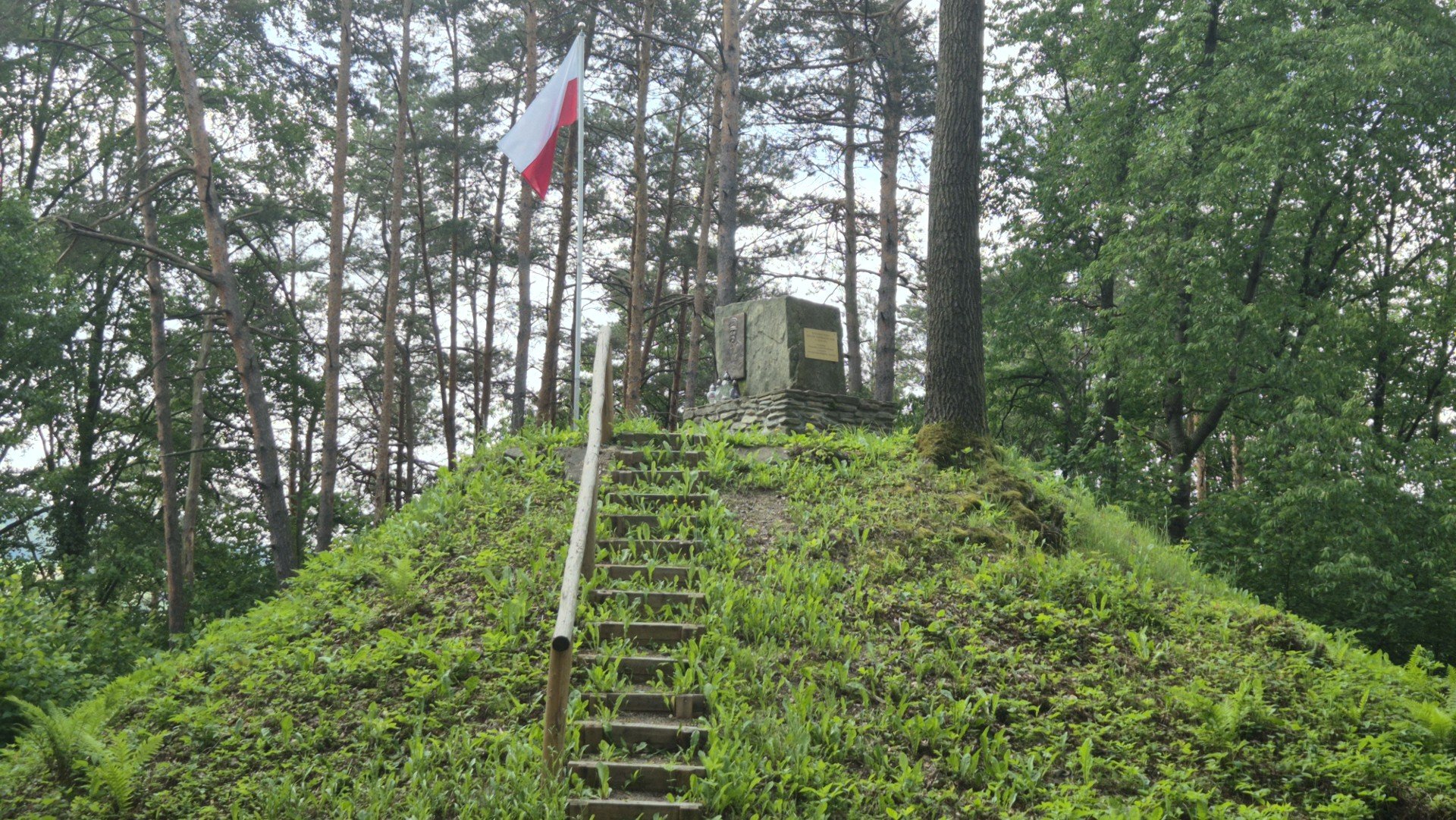 O tym Kopcu Piłsudskiego nie słyszeliście. Kryje się w leśnych ...