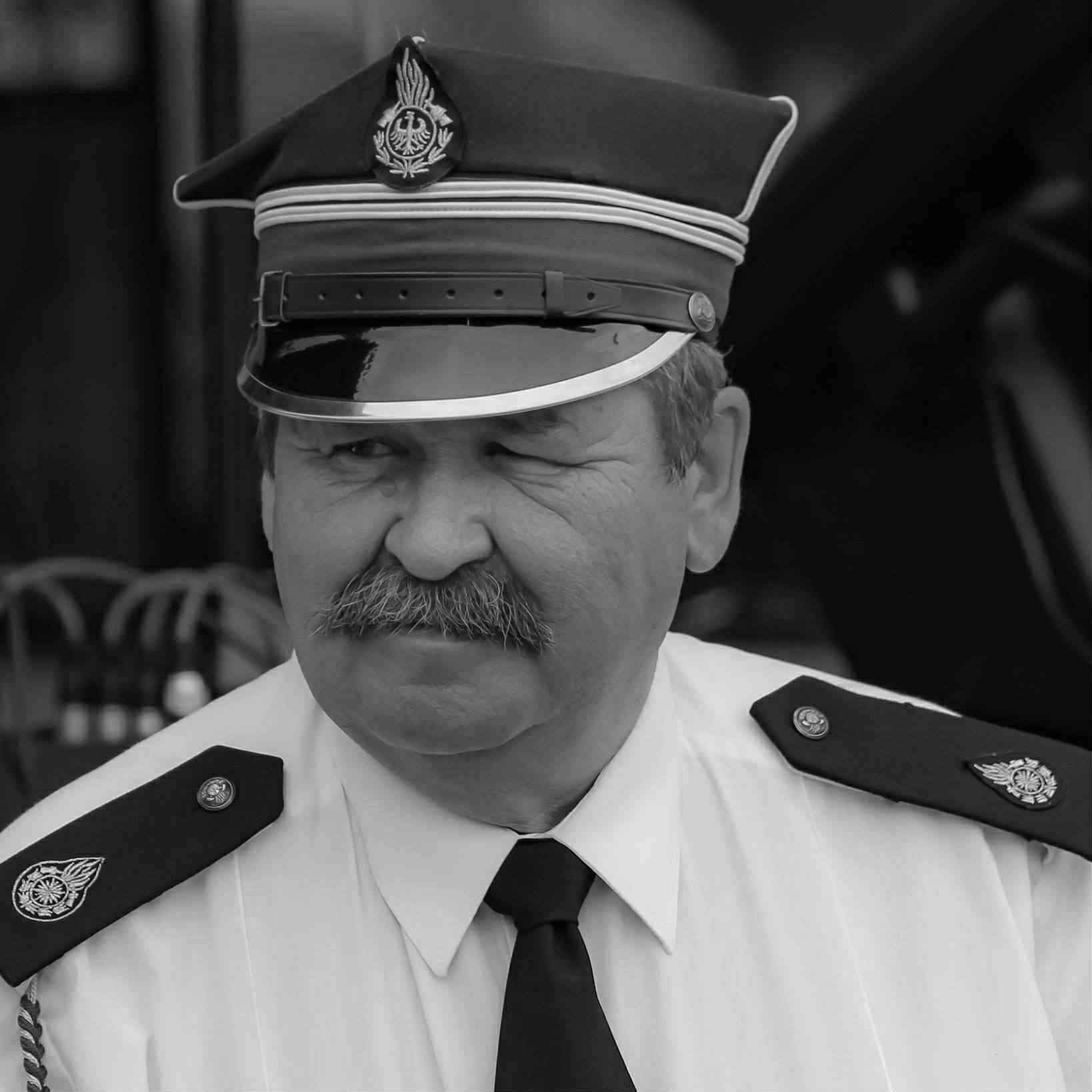 Zmarł bryg. Krzysztof Fojt. Zasłużony strażak z Piły przegrał długą ...