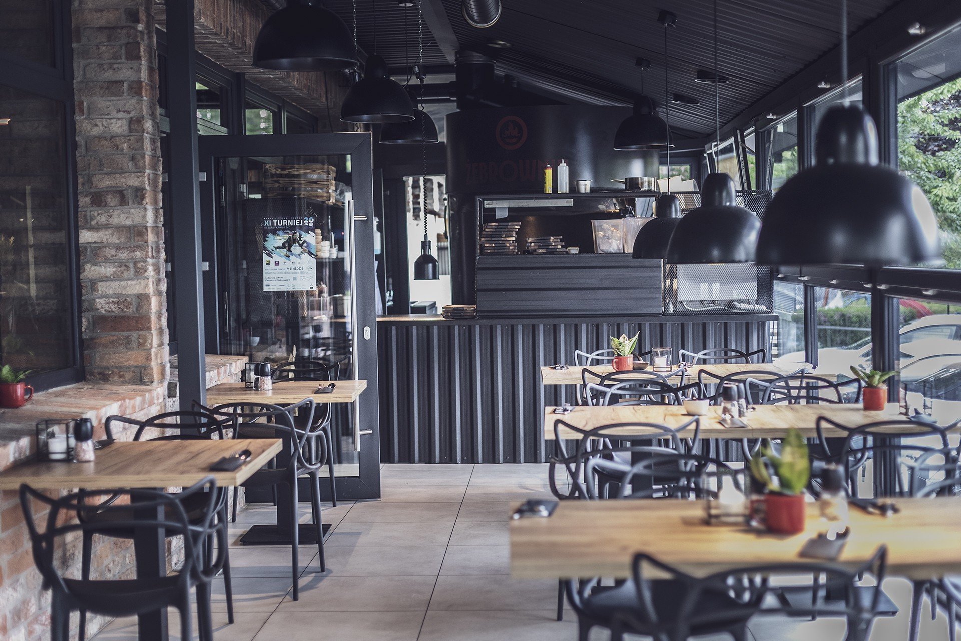 HoReCa wraca do gry. Branża szykuje się na rekordowy sezon | Strefa Biznesu
