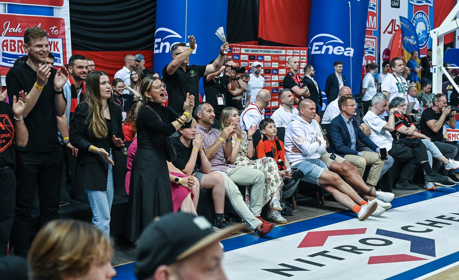 Głośny doping poniósł drużynę do PLK! Tak kibice bawili się na meczu ...
