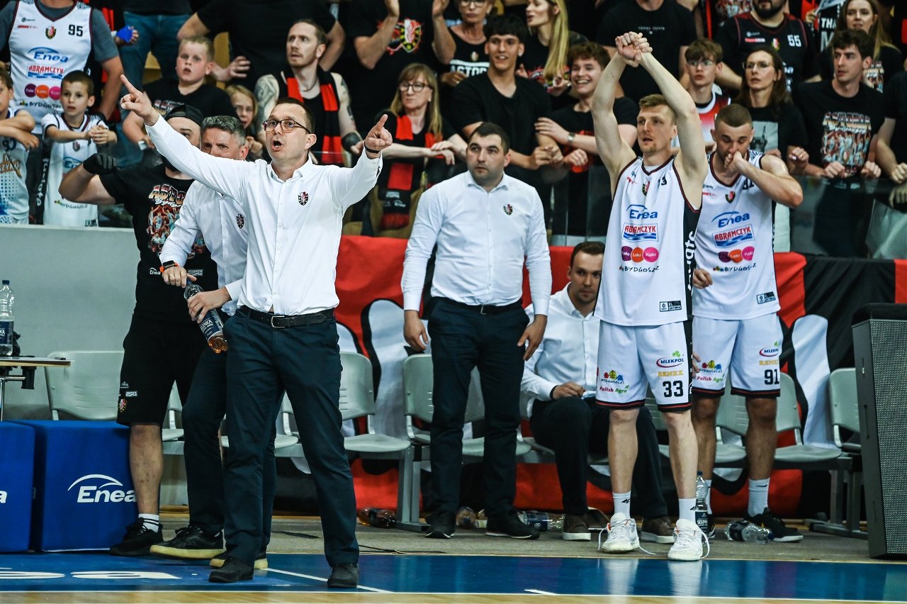 Głośny doping poniósł drużynę do PLK! Tak kibice bawili się na meczu ...