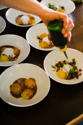 Ta restauracja w Bielsku-Białej ma wyróżnienie Michelin. Dworek New ...