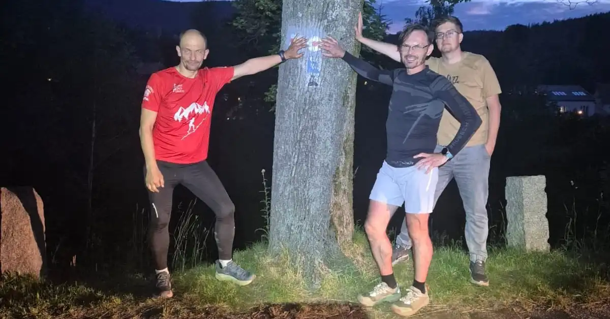 W sześć dni pokonał 444 km. Biegł, aby wesprzeć zbiórki na ...