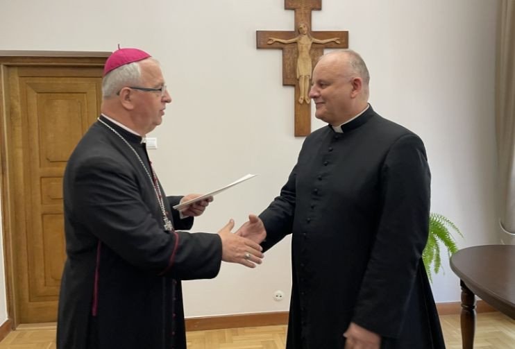 Biskup kielecki Jan Piotrowski mianował nowych proboszczów i ...
