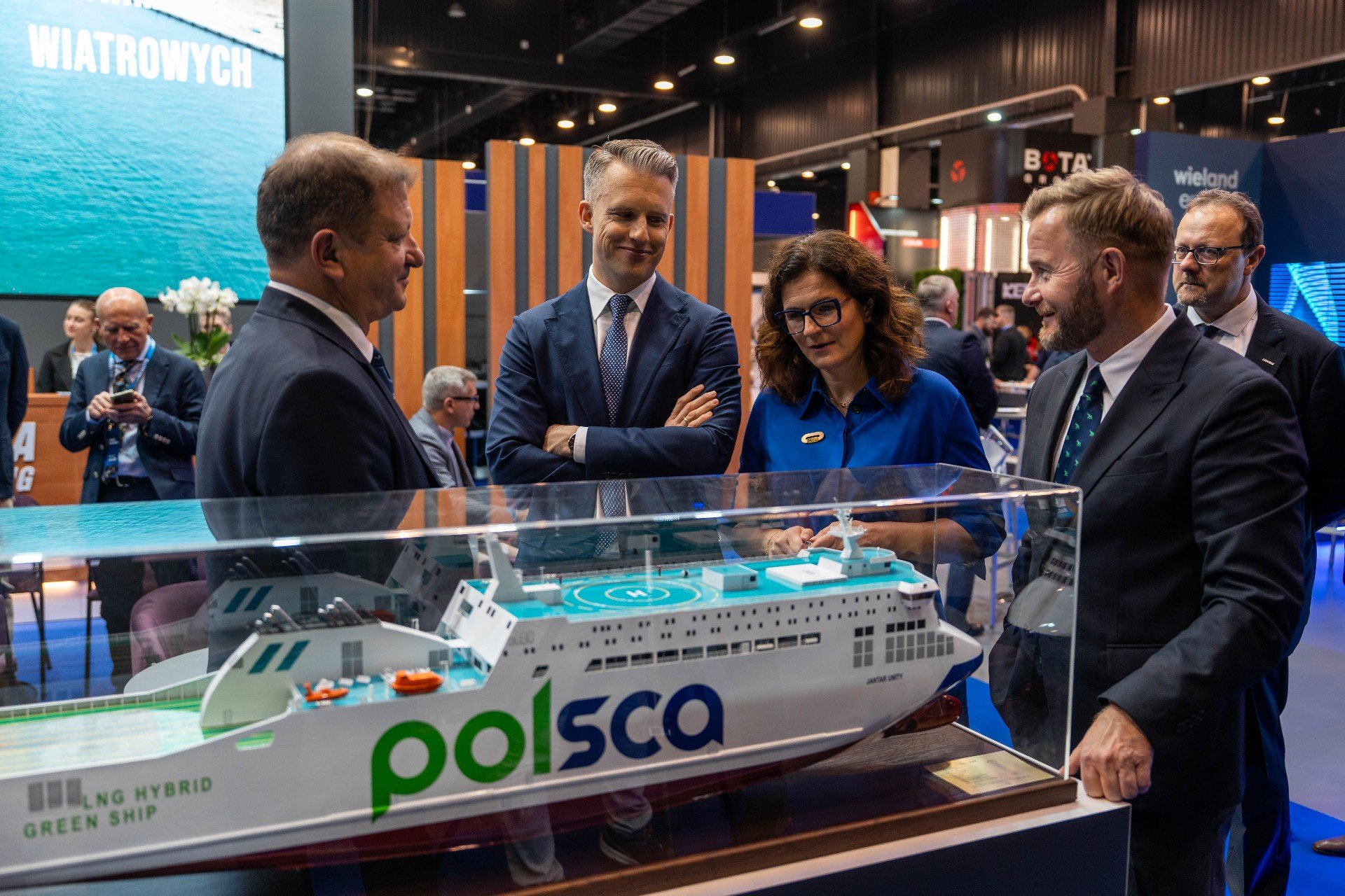 Firma Enamor pokazała w pełni zautomatyzowany mostek nawigacyjny dla ...
