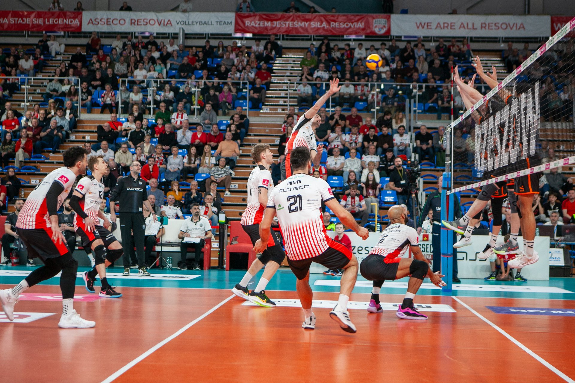 Asseco Resovia pokonała za trzy punkty Barkom Każany Lwów. Goście nie ...