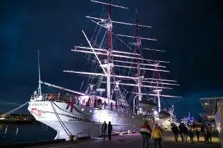Trwają poszukiwania załogi "Daru Pomorza" z rejsu sprzed 50 lat ...