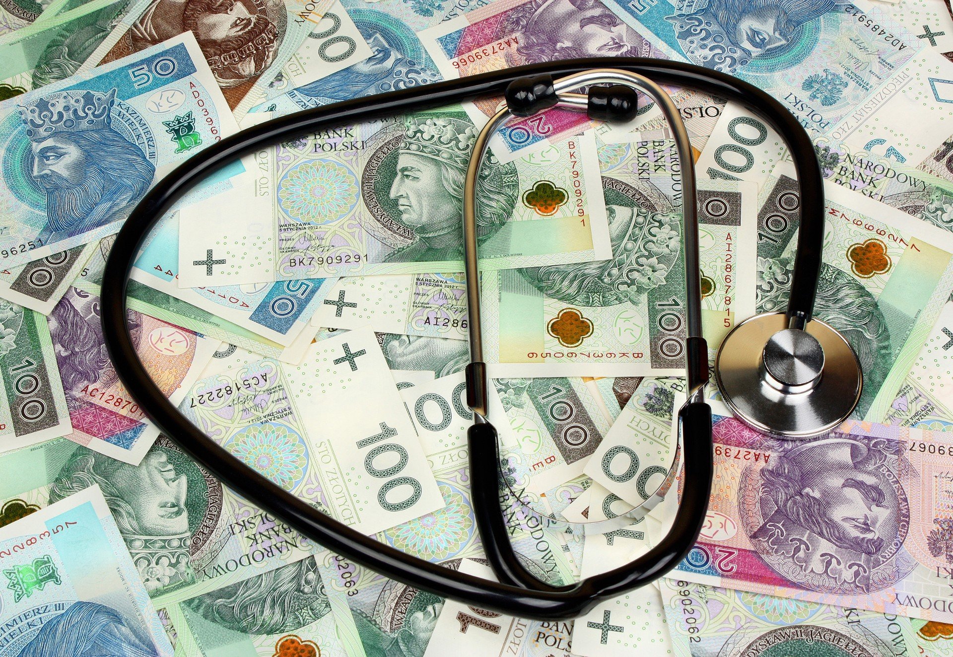 Spore podwyżki w służbie zdrowia od 1 lipca 2025. Nawet 11,8 tys. zł ...
