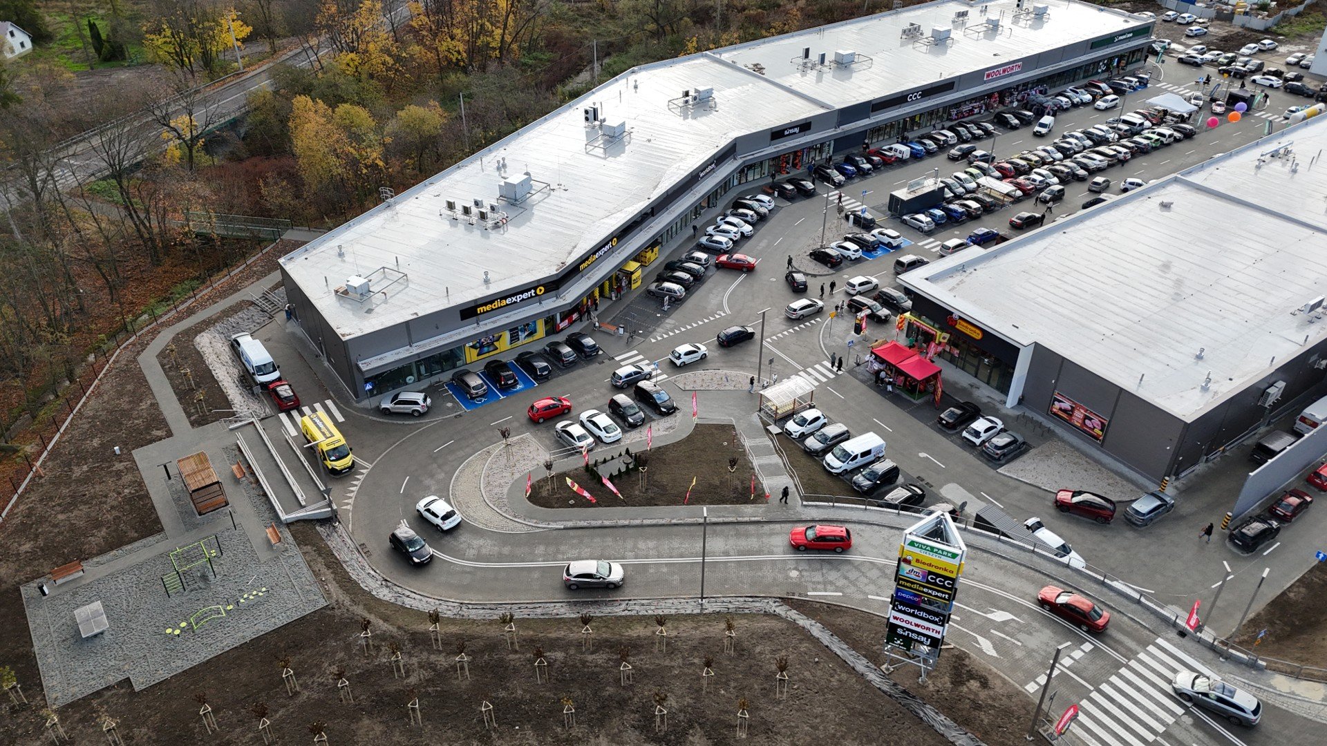 Tak wyglądało otwarcie nowego parku handlowego w Beskidach. Woolworth ...