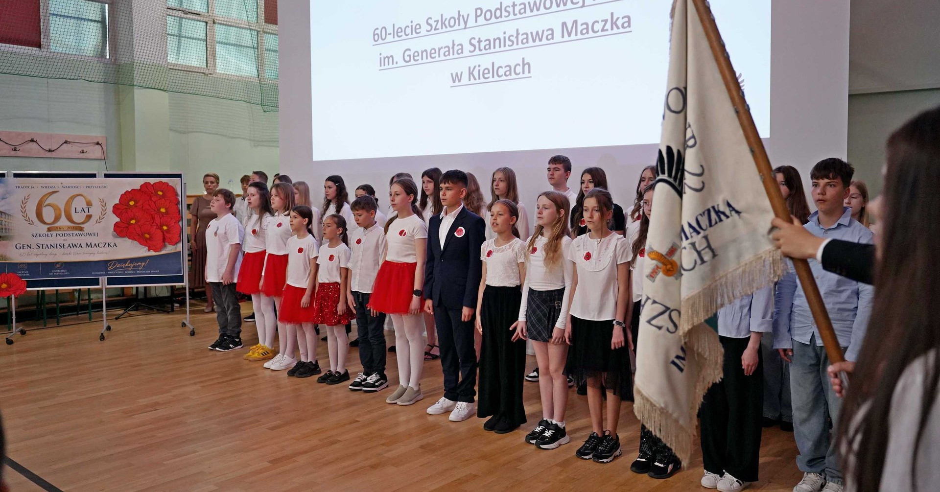 Szkoła Podstawowa numer 22 imienia generała Stanisława Maczka w ...