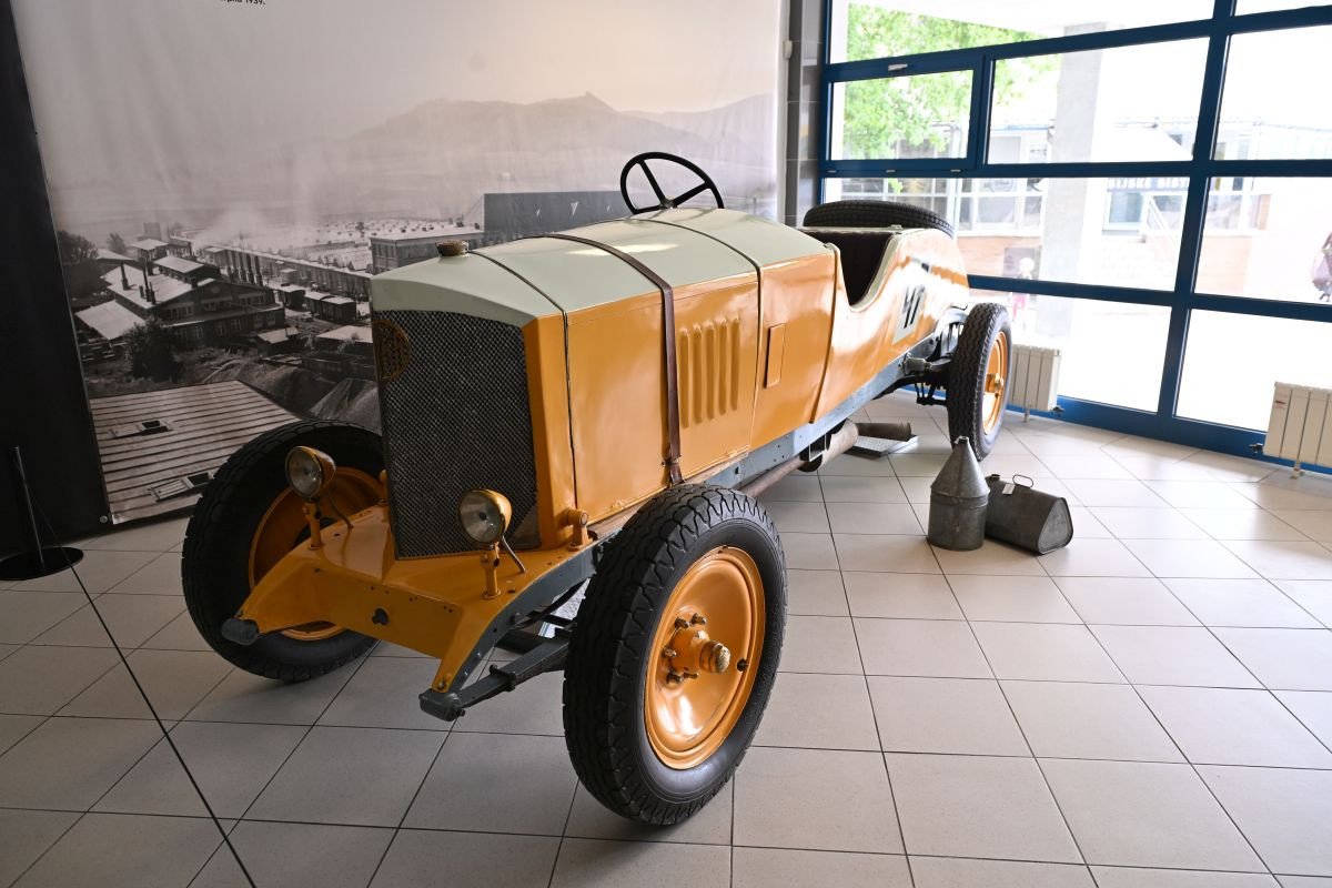 Porsche to Tatra? Jak inżynier z Czech wpłynął na historię światowej ...