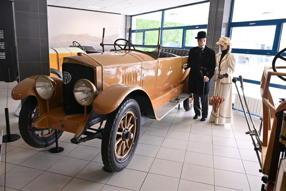 Porsche to Tatra? Jak inżynier z Czech wpłynął na historię światowej ...