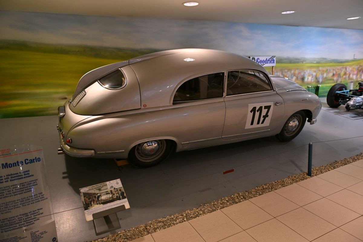 Porsche to Tatra? Jak inżynier z Czech wpłynął na historię światowej ...