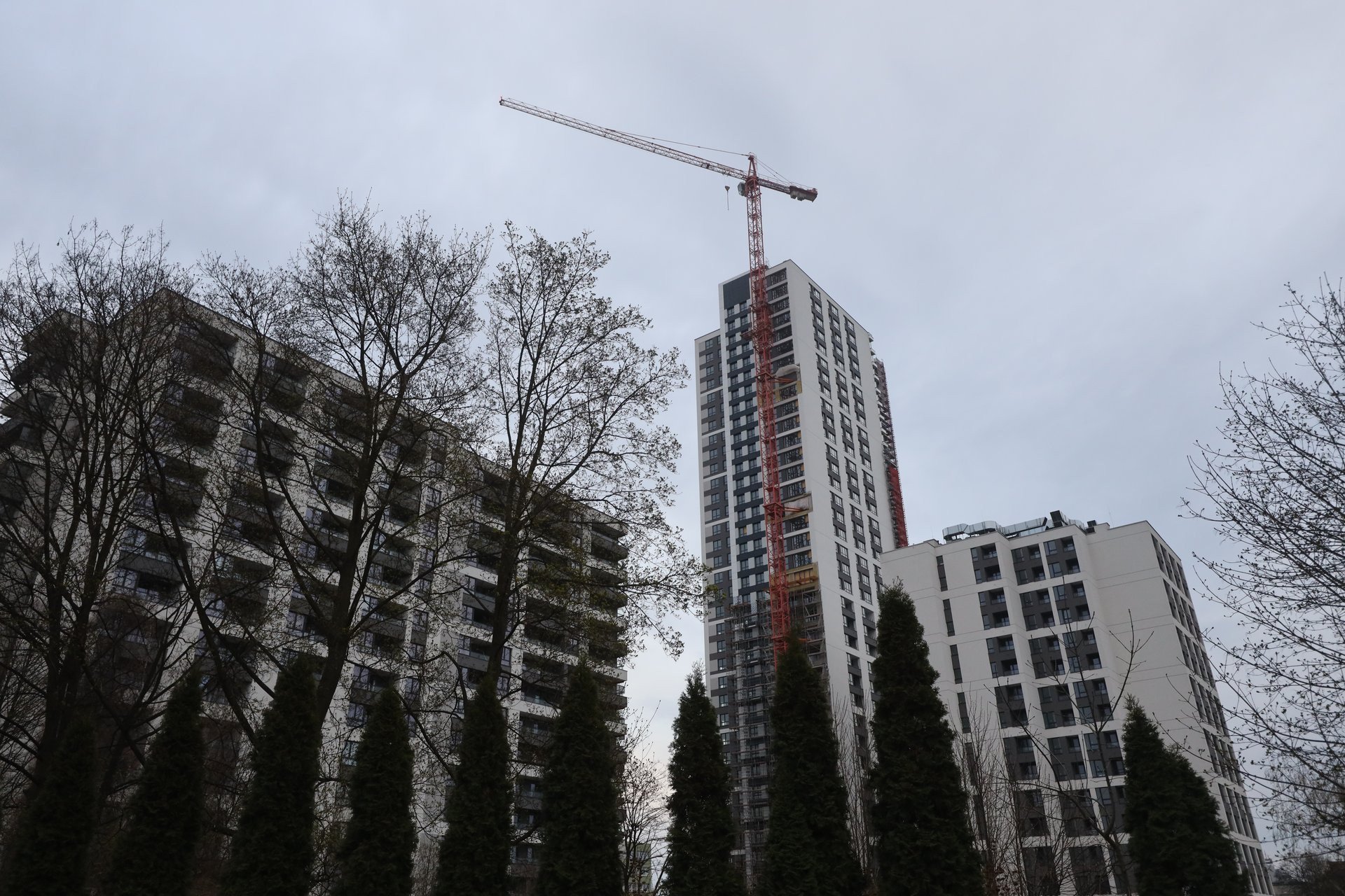 Nowy 120-metrowy drapacz chmur w Katowicach. Będzie ozdobą kompleksu ...
