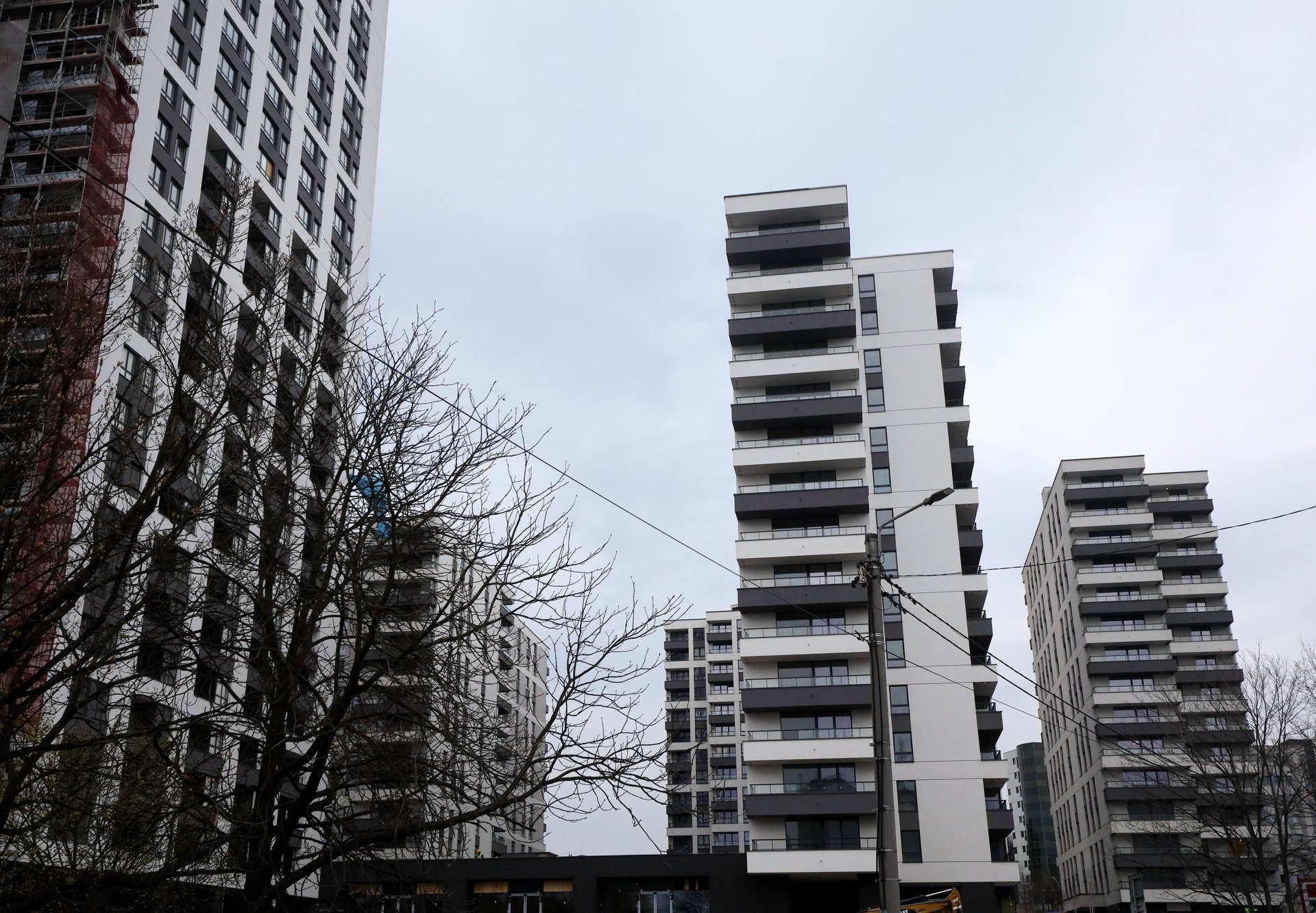 W Katowice powstaje nowy 120-metrowy drapacz chmur. Trwają ostatnie ...