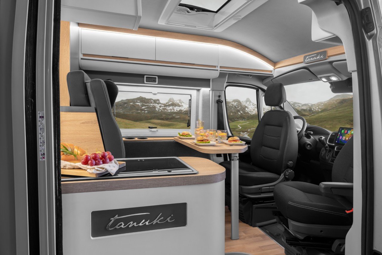 Przedpremierowy pokaz Toyoty PROACE MAX Tanuki na Camper Caravan Show ...
