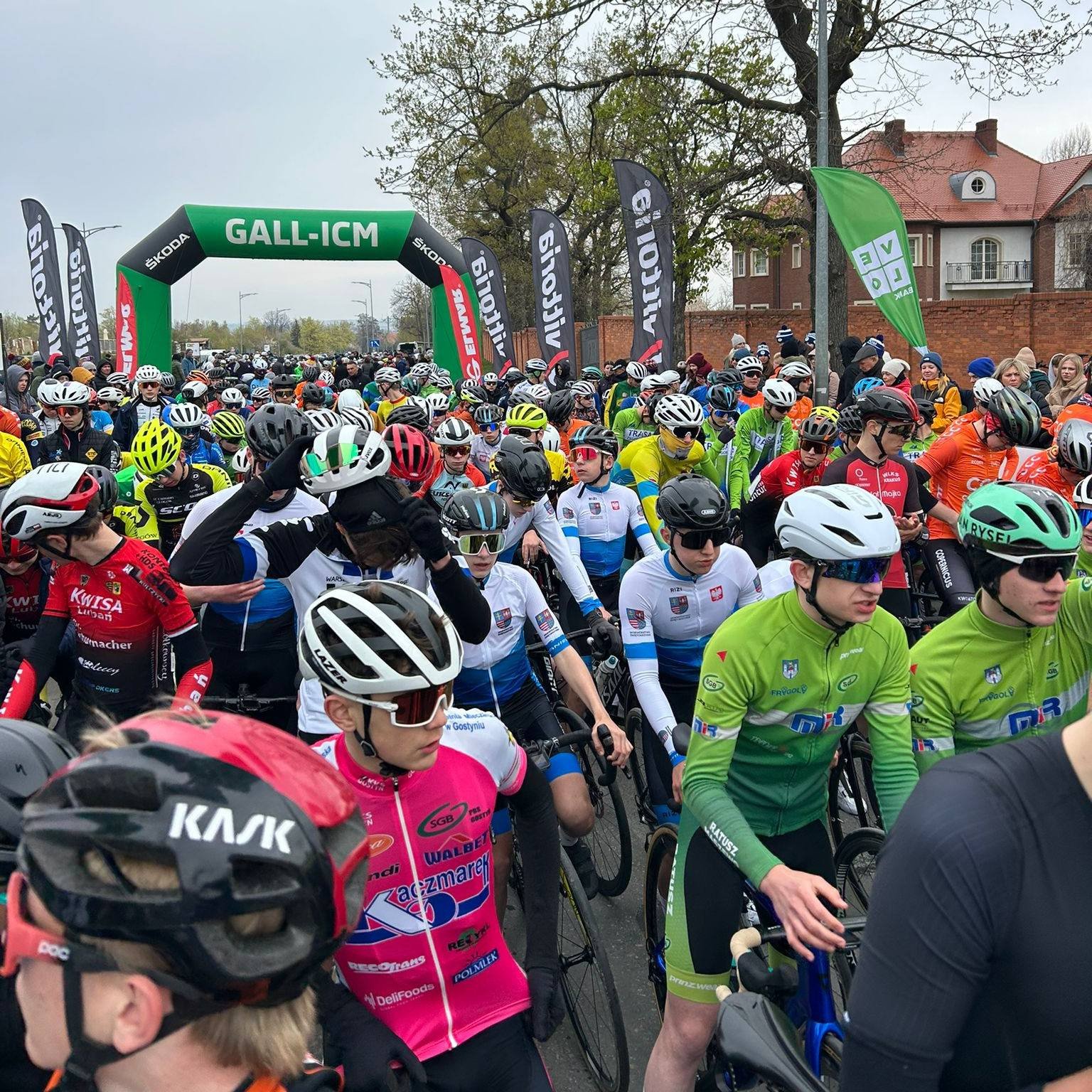 Ślężański Mnich rozpoczął polski sezon szosowy Świętokrzyskie Cycling ...