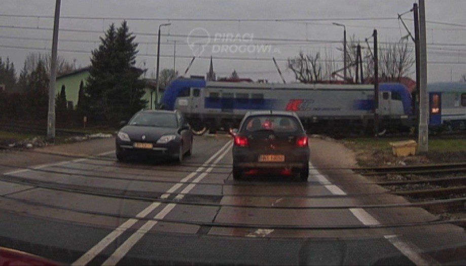 Przejazd w Nowej Wsi Wielkiej zmodernizowany. Doszło tam do groźnej ...