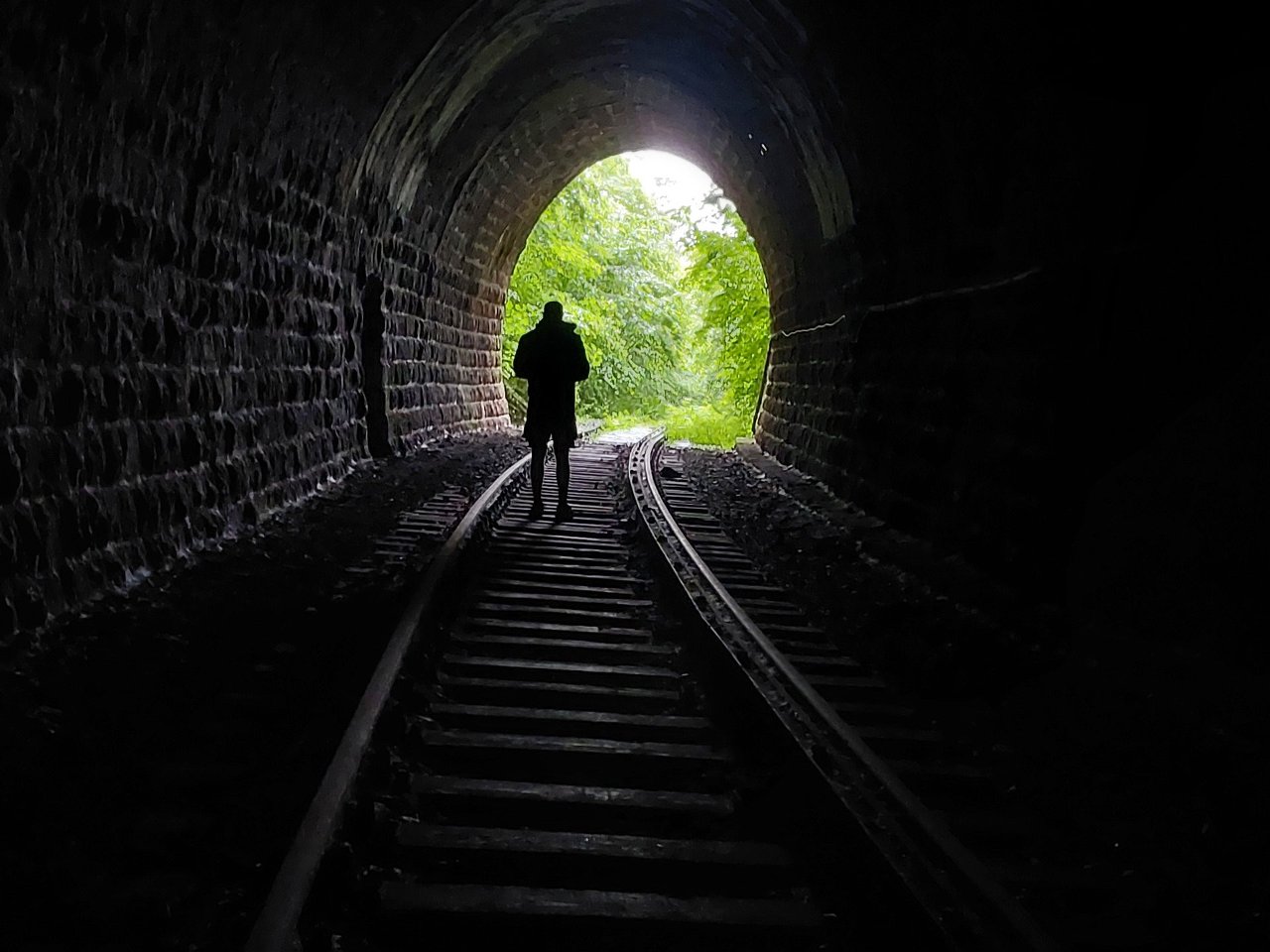Nieczynny tunel na jednej z piękniejszych linii kolejowych w Polsce ...