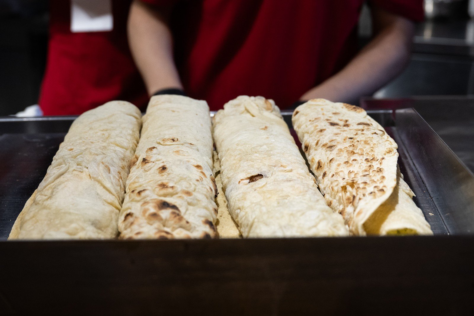 Chwali go sam Książulo! Tłumy na otwarciu nowego lokalu z kebabami w ...