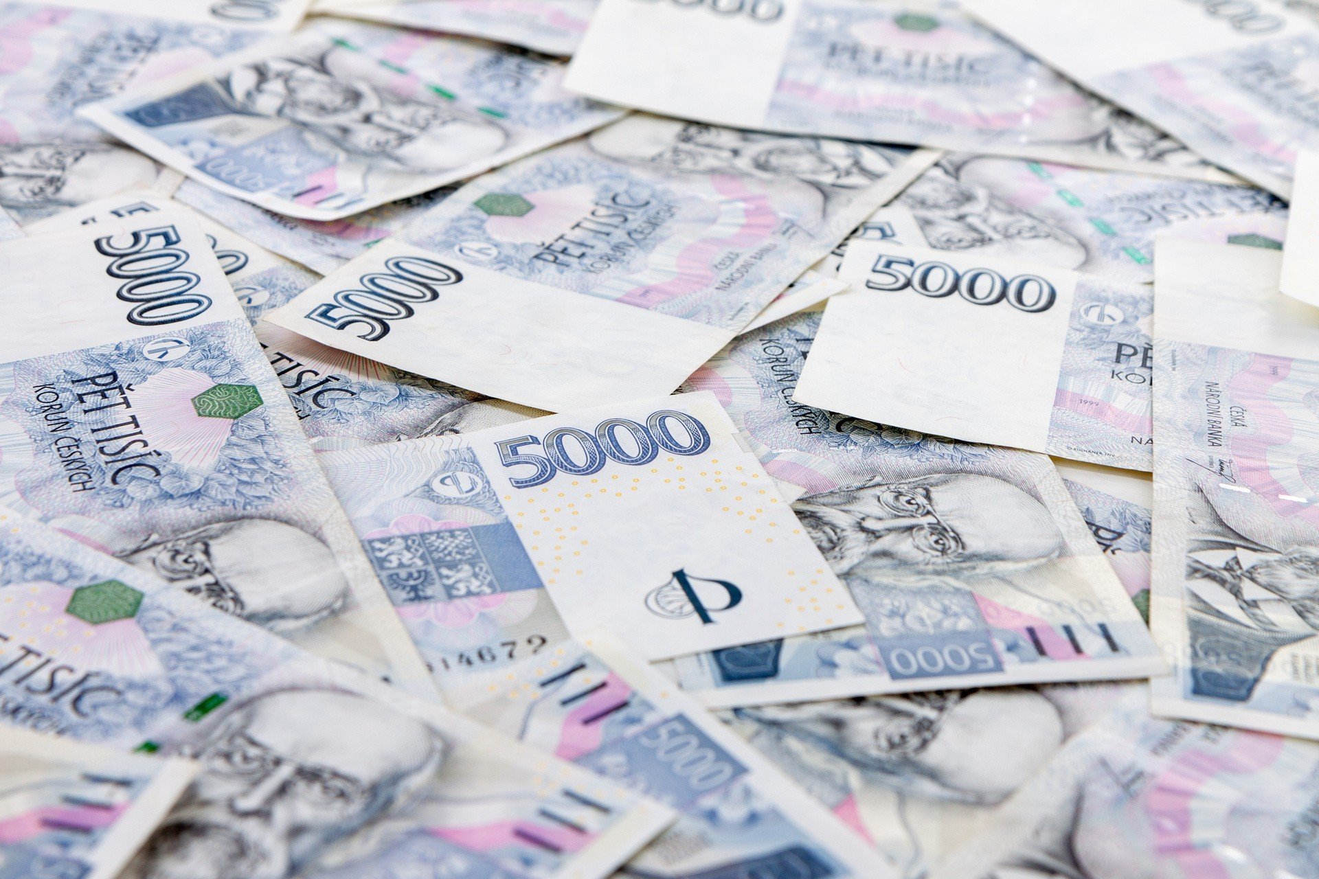 Aktualne (1.06.2026) kursy walut. Euro, dolar, frank i funt w ...