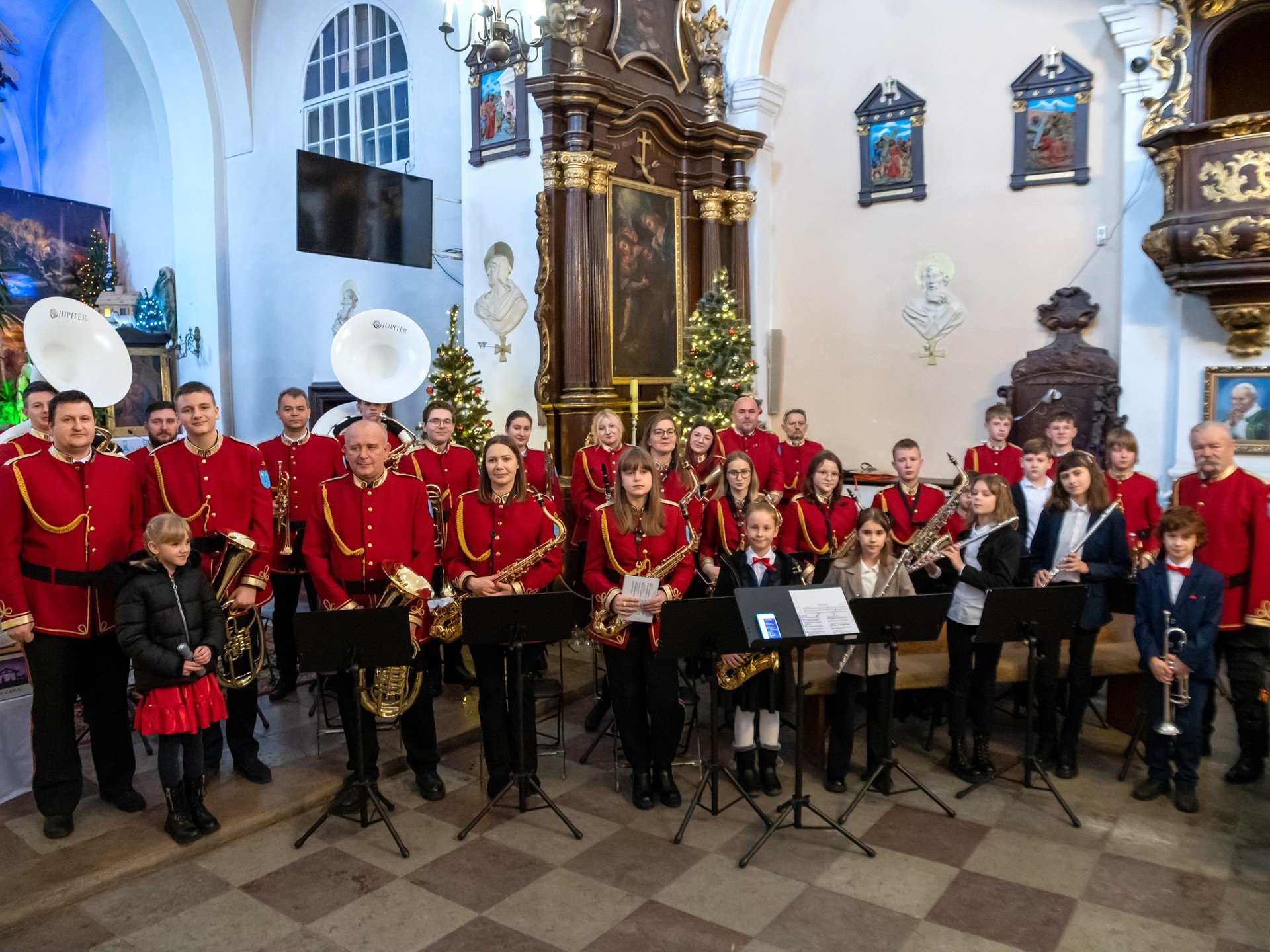 Chocka orkiestra zagrała najpiękniejsze kolędy. Muzycy uświetnili ...