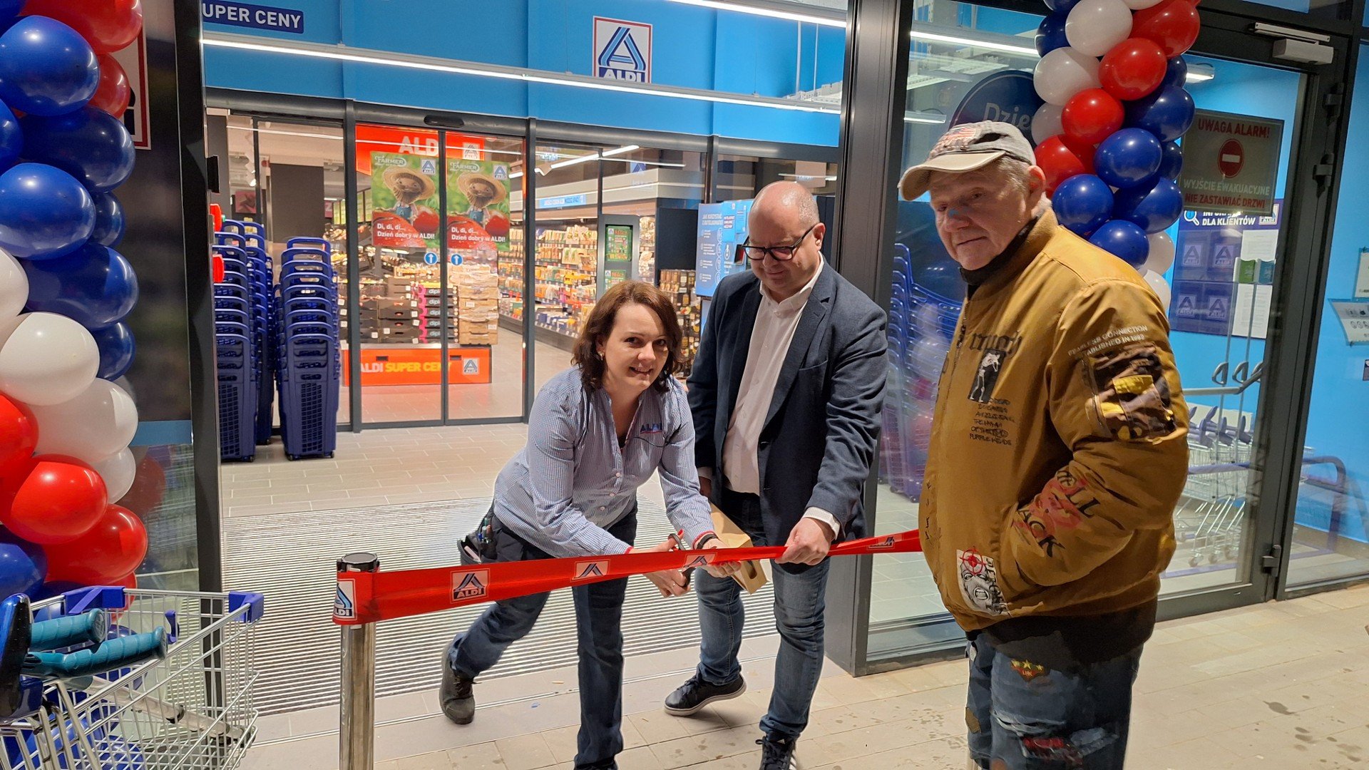 Nowy Aldi w centrum Łodzi już otwarty. Pierwsi klienci przyszli kilka ...